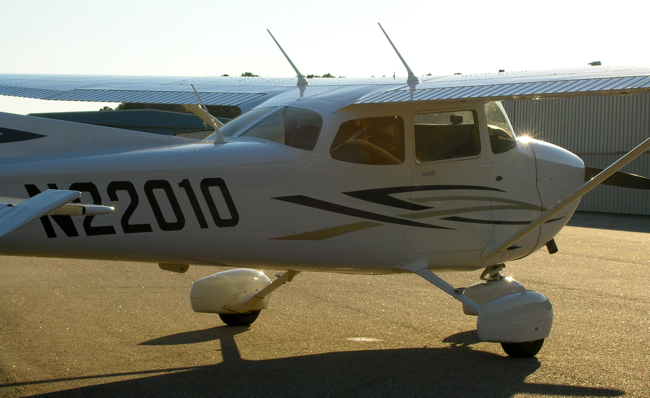 2007 N22010 Cessna 172SP AircraftMerchants